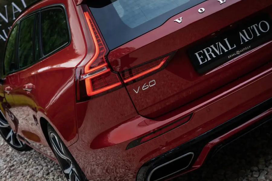 Volvo V60 2021 Jelgava, ar dzinēja tilpumu 2.00 L un nobraukumu 212 tūkst. km par 18800 €, foto 8 vietnē AUTOMOTO.COM.LV