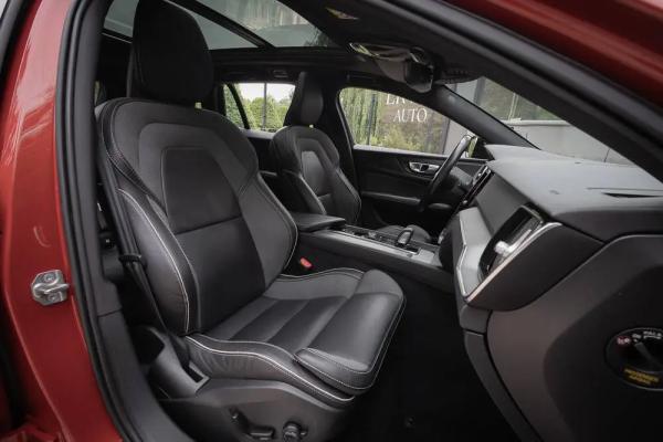 Volvo V60 2021 in Jelgava, with an engine capacity of 2.00 L and mileage of 212 thousand km for 18800 €, photo 9 on AUTOMOTO.COM.LV