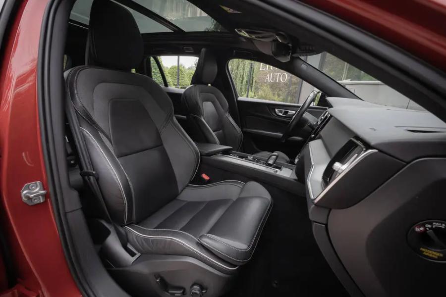 Volvo V60 2021 Jelgava, ar dzinēja tilpumu 2.00 L un nobraukumu 212 tūkst. km par 18800 €, foto 10 vietnē AUTOMOTO.COM.LV