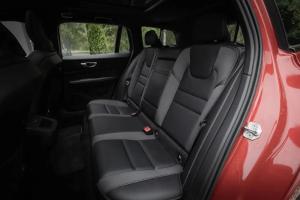 Volvo V60 2021 Jelgava, ar dzinēja tilpumu 2.00 L un nobraukumu 212 tūkst. km par 18800 €, foto 12 vietnē AUTOMOTO.COM.LV