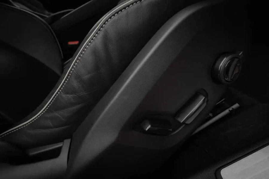 Volvo V60 2021 Jelgava, ar dzinēja tilpumu 2.00 L un nobraukumu 212 tūkst. km par 18800 €, foto 15 vietnē AUTOMOTO.COM.LV