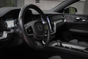 Volvo V60 2021 Jelgava, ar dzinēja tilpumu 2.00 L un nobraukumu 212 tūkst. km par 18800 €, foto 16 vietnē AUTOMOTO.COM.LV