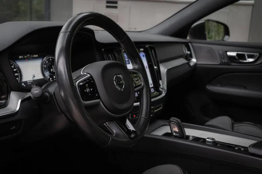 Volvo V60 2021 Jelgava, ar dzinēja tilpumu 2.00 L un nobraukumu 212 tūkst. km par 18800 €, foto 16 vietnē AUTOMOTO.COM.LV