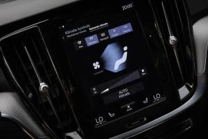 Volvo V60 2021 Jelgava, ar dzinēja tilpumu 2.00 L un nobraukumu 212 tūkst. km par 18800 €, foto 22 vietnē AUTOMOTO.COM.LV