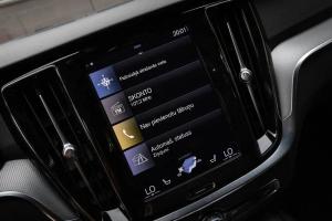 Volvo V60 2021 Jelgava, ar dzinēja tilpumu 2.00 L un nobraukumu 212 tūkst. km par 18800 €, foto 23 vietnē AUTOMOTO.COM.LV