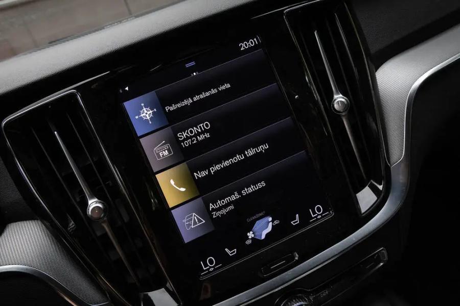Volvo V60 2021 Jelgava, ar dzinēja tilpumu 2.00 L un nobraukumu 212 tūkst. km par 18800 €, foto 23 vietnē AUTOMOTO.COM.LV
