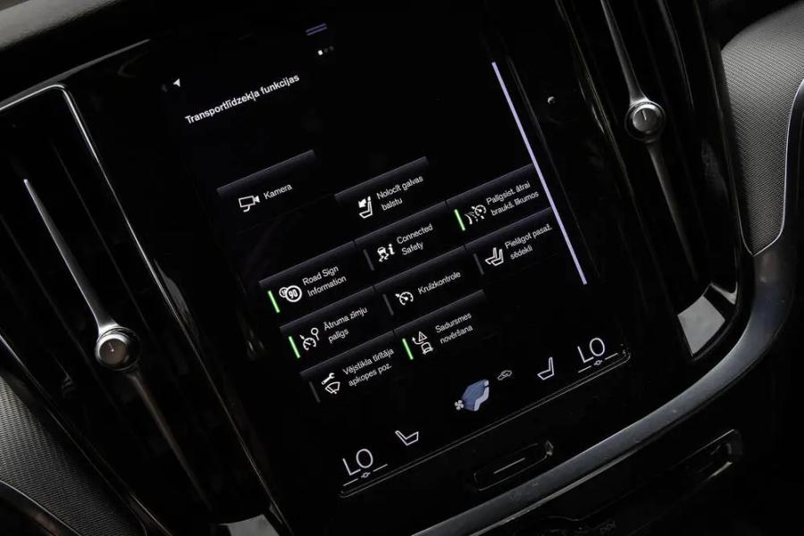 Volvo V60 2021 Jelgava, ar dzinēja tilpumu 2.00 L un nobraukumu 212 tūkst. km par 18800 €, foto 26 vietnē AUTOMOTO.COM.LV