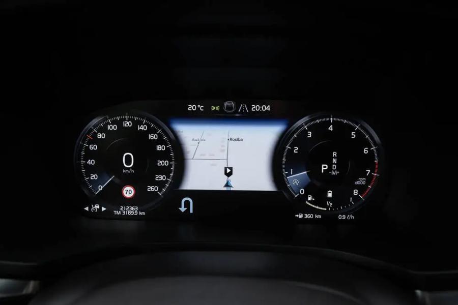 Volvo V60 2021 Jelgava, ar dzinēja tilpumu 2.00 L un nobraukumu 212 tūkst. km par 18800 €, foto 30 vietnē AUTOMOTO.COM.LV