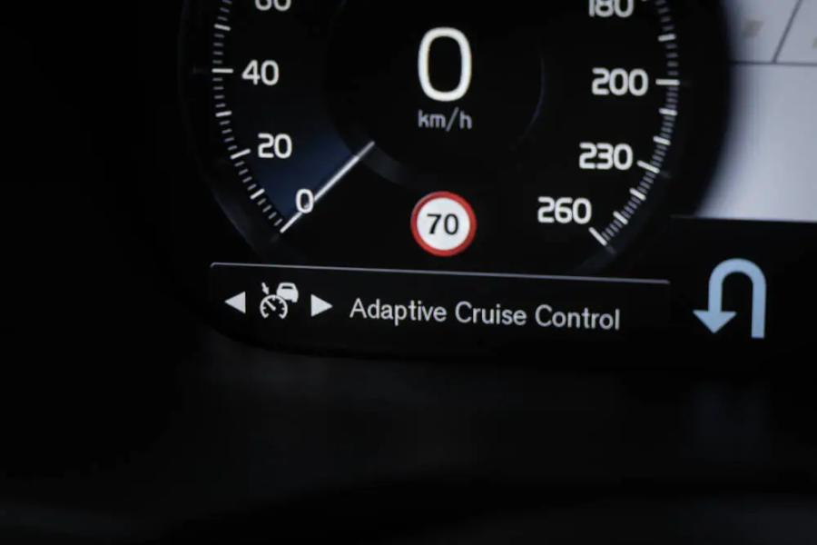 Volvo V60 2021 Jelgava, ar dzinēja tilpumu 2.00 L un nobraukumu 212 tūkst. km par 18800 €, foto 31 vietnē AUTOMOTO.COM.LV