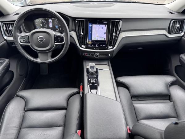 Volvo V60 2022 in Vilnius, with an engine capacity of 2.00 L and mileage of 170 thousand km for 18950 €, photo 5 on AUTOMOTO.COM.LV