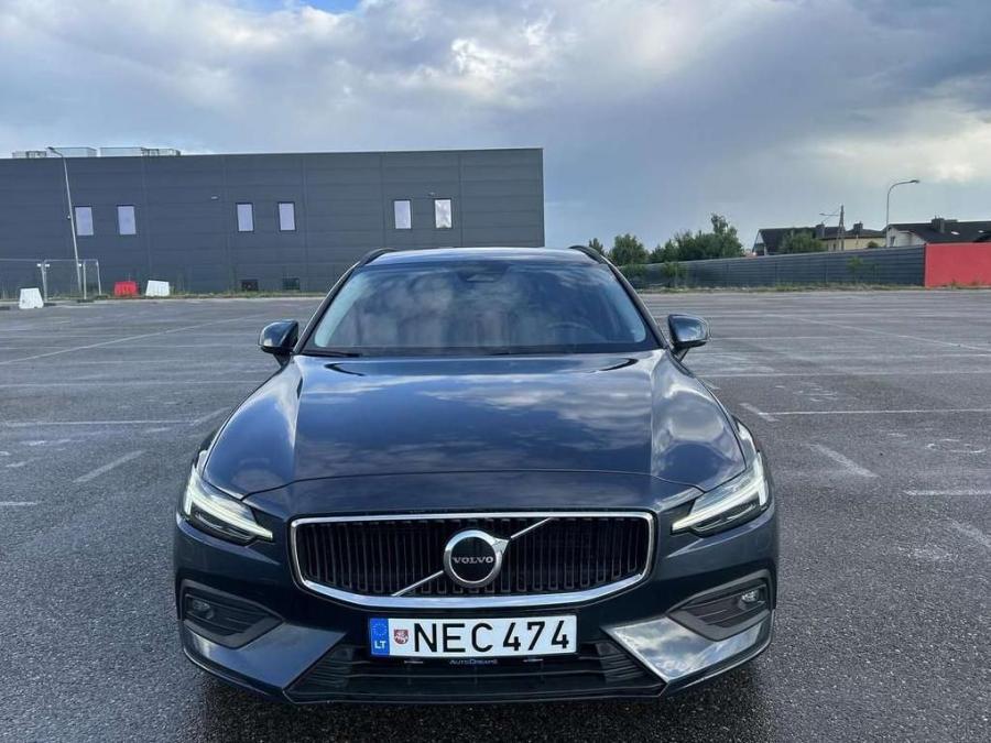 Volvo V60 2022 in Vilnius, with an engine capacity of 1.97 L and mileage of 0 thousand km for 27900 €, photo 3 on AUTOMOTO.COM.LV