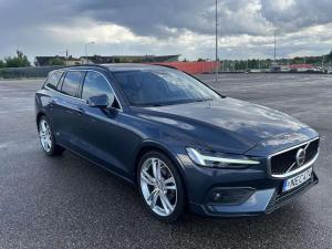 Volvo V60 2022 in Vilnius, with an engine capacity of 1.97 L and mileage of 0 thousand km for 27900 €, photo 5 on AUTOMOTO.COM.LV