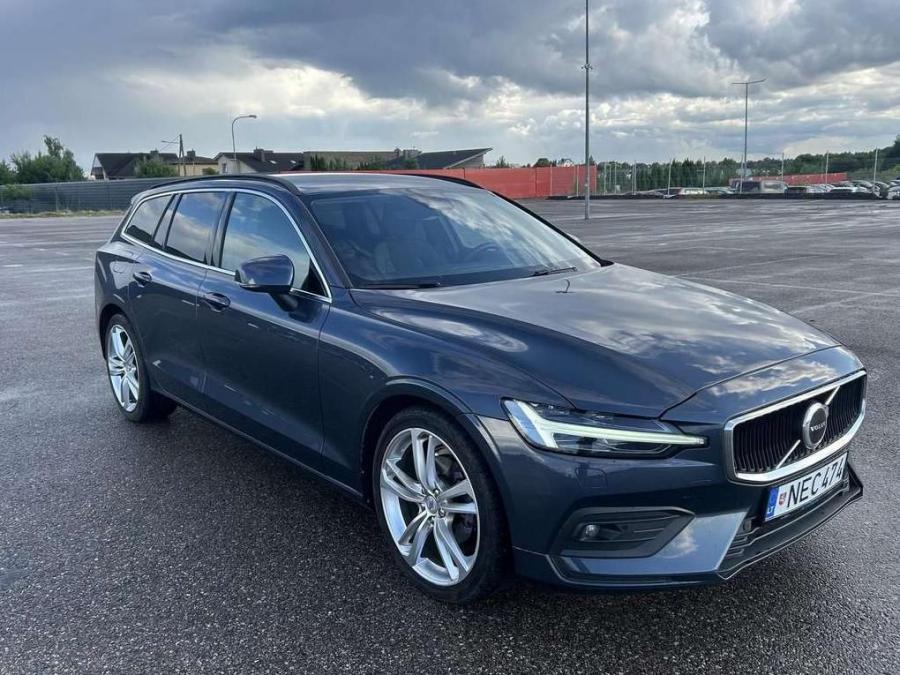 Volvo V60 2022 in Vilnius, with an engine capacity of 1.97 L and mileage of 0 thousand km for 27900 €, photo 5 on AUTOMOTO.COM.LV