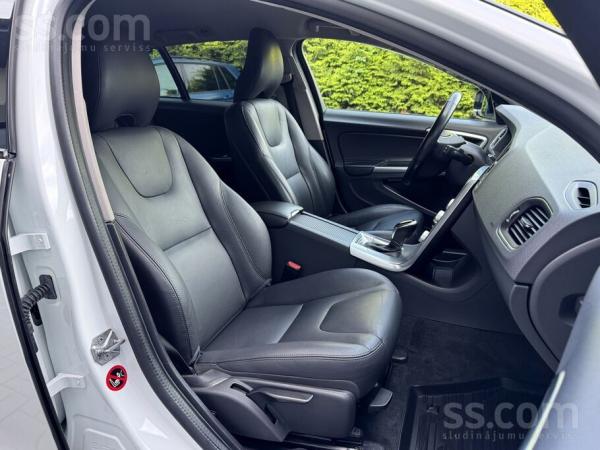 White Volvo V60 2017 in Riga, with an engine capacity of 2.00 L and mileage of 204 thousand km for 10500 €, photo 10 on AUTOMOTO.COM.LV