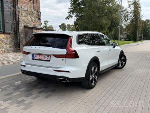 Balts Volvo V60 2019 Rēzekne, ar dzinēja tilpumu 2.00 L un nobraukumu 227 tūkst. km par 19990 €, foto 7 vietnē AUTOMOTO.COM.LV