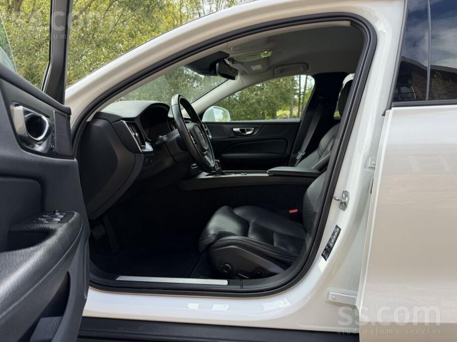 Balts Volvo V60 2019 Rēzekne, ar dzinēja tilpumu 2.00 L un nobraukumu 227 tūkst. km par 19990 €, foto 11 vietnē AUTOMOTO.COM.LV
