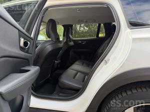 Balts Volvo V60 2019 Rēzekne, ar dzinēja tilpumu 2.00 L un nobraukumu 227 tūkst. km par 19990 €, foto 12 vietnē AUTOMOTO.COM.LV