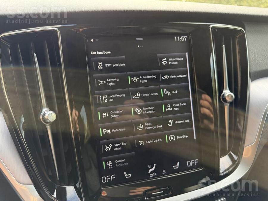 Balts Volvo V60 2019 Rēzekne, ar dzinēja tilpumu 2.00 L un nobraukumu 227 tūkst. km par 19990 €, foto 13 vietnē AUTOMOTO.COM.LV