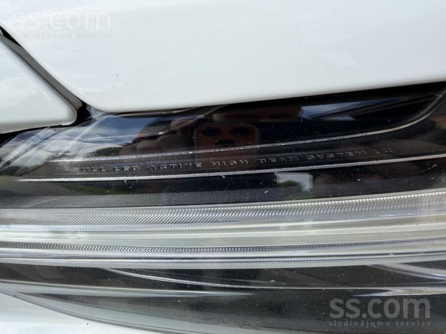 Balts Volvo V60 2019 Rēzekne, ar dzinēja tilpumu 2.00 L un nobraukumu 227 tūkst. km par 19990 €, foto 20 vietnē AUTOMOTO.COM.LV