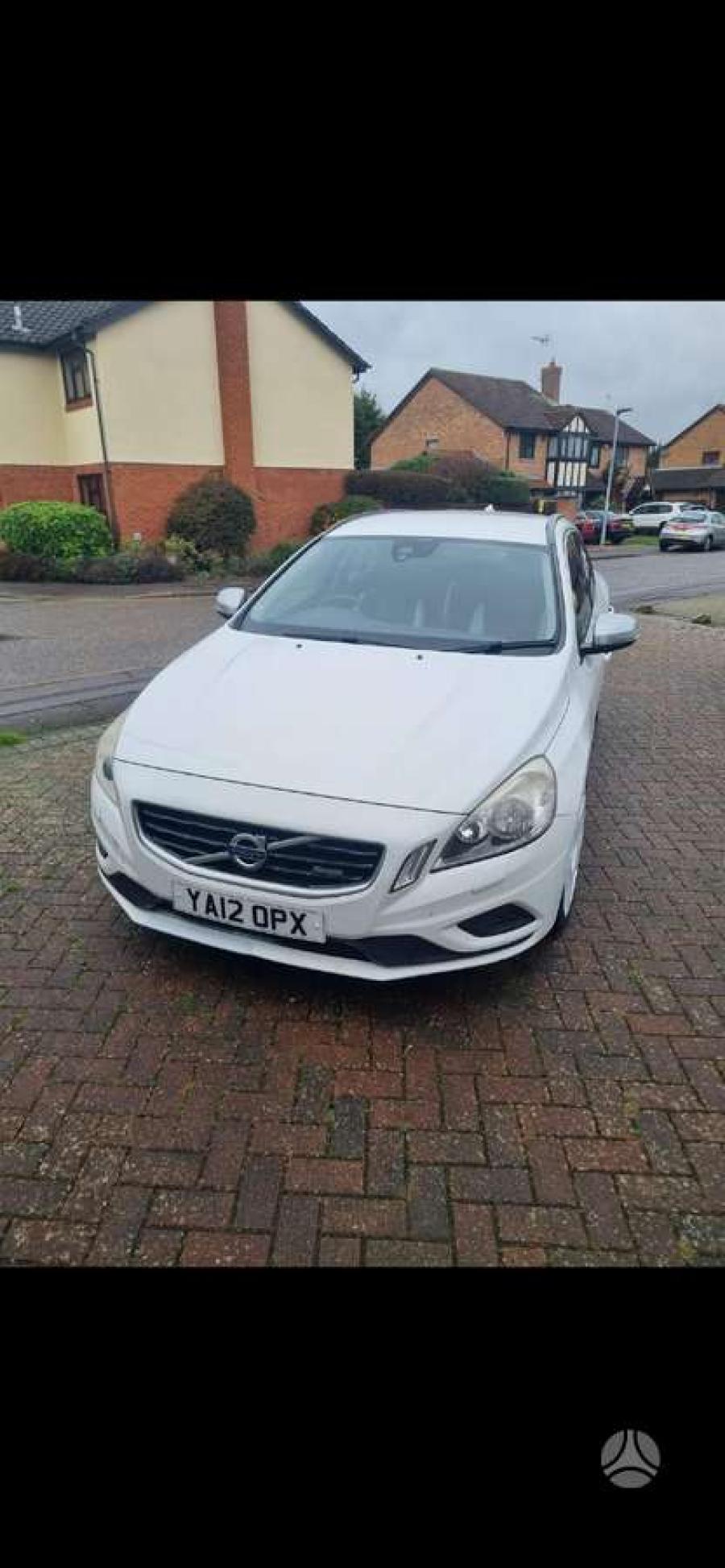 White Volvo V60 2012 in Vievis, with an engine capacity of 2.00 L and mileage of 170 thousand km for 2600 €, photo 1 on AUTOMOTO.COM.LV