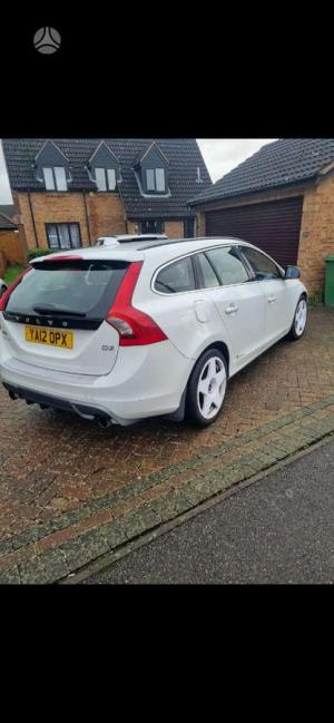 White Volvo V60 2012 in Vievis, with an engine capacity of 2.00 L and mileage of 170 thousand km for 2600 €, photo 2 on AUTOMOTO.COM.LV