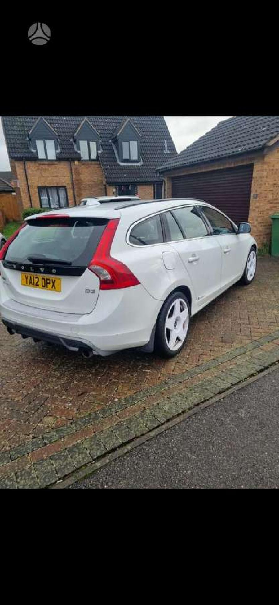 White Volvo V60 2012 in Vievis, with an engine capacity of 2.00 L and mileage of 170 thousand km for 2600 €, photo 2 on AUTOMOTO.COM.LV
