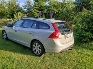Balts Volvo V60 2012 Pagėgiai, ar dzinēja tilpumu 1.98 L un nobraukumu 348 tūkst. km par 5200 €, foto 9 vietnē AUTOMOTO.COM.LV