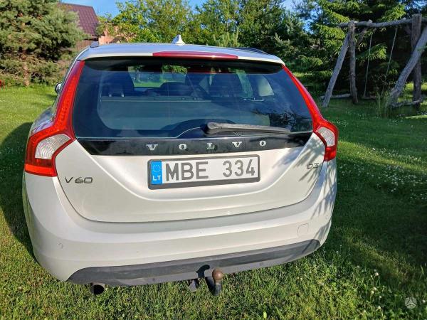 Balts Volvo V60 2012 Pagėgiai, ar dzinēja tilpumu 1.98 L un nobraukumu 348 tūkst. km par 5200 €, foto 6 vietnē AUTOMOTO.COM.LV
