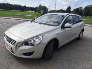 Balts Volvo V60 2012 Viļņa, ar dzinēja tilpumu 1.60 L un nobraukumu 212 tūkst. km par 5300 €, foto  vietnē AUTOMOTO.COM.LV