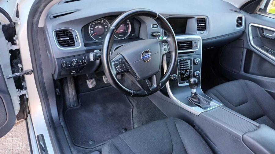 Белый Вольво B60 2012 в Вильнюс, объемом двигателя 1.60 л и пробегом 212 тыс. км за 5300 €, фото 13 на AUTOMOTO.COM.LV