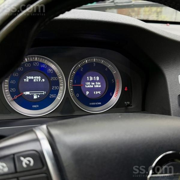 Balts Volvo V60 2013 Rīga, ar dzinēja tilpumu 2.00 L un nobraukumu 308 tūkst. km par 6000 €, foto 8 vietnē AUTOMOTO.COM.LV