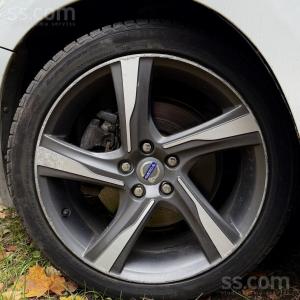 White Volvo V60 2013 in Riga, with an engine capacity of 2.00 L and mileage of 308 thousand km for 6000 €, photo 16 on AUTOMOTO.COM.LV