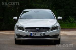 Balts Volvo V60 2015 Rīga, ar dzinēja tilpumu 2.40 L un nobraukumu 0 tūkst. km par 7690 €, foto 3 vietnē AUTOMOTO.COM.LV