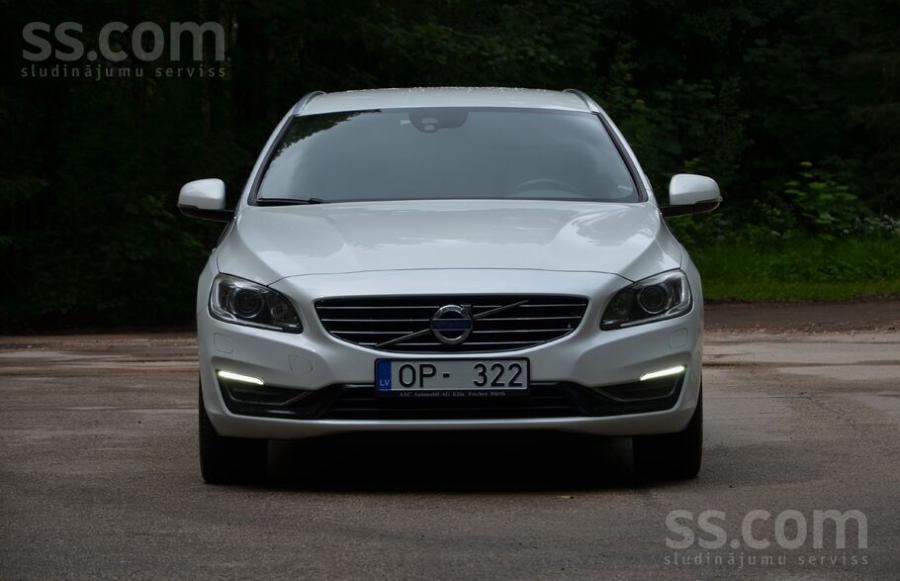 Balts Volvo V60 2015 Rīga, ar dzinēja tilpumu 2.40 L un nobraukumu 0 tūkst. km par 7690 €, foto 4 vietnē AUTOMOTO.COM.LV