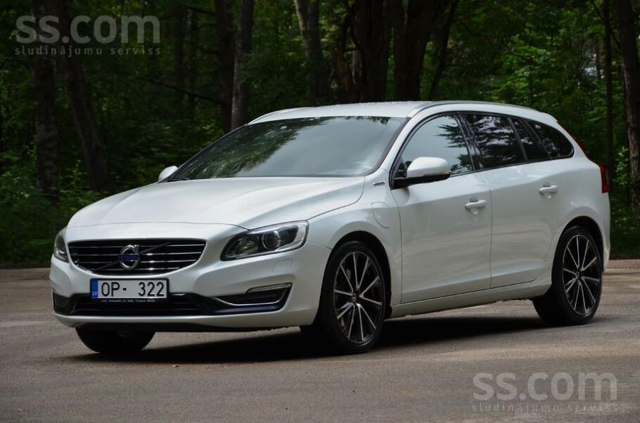 Balts Volvo V60 2015 Rīga, ar dzinēja tilpumu 2.40 L un nobraukumu 0 tūkst. km par 7690 €, foto 6 vietnē AUTOMOTO.COM.LV