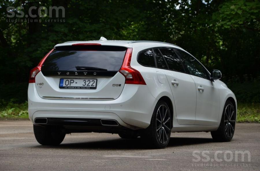 Balts Volvo V60 2015 Rīga, ar dzinēja tilpumu 2.40 L un nobraukumu 0 tūkst. km par 7690 €, foto 10 vietnē AUTOMOTO.COM.LV