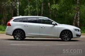 Balts Volvo V60 2015 Rīga, ar dzinēja tilpumu 2.40 L un nobraukumu 0 tūkst. km par 7690 €, foto 11 vietnē AUTOMOTO.COM.LV