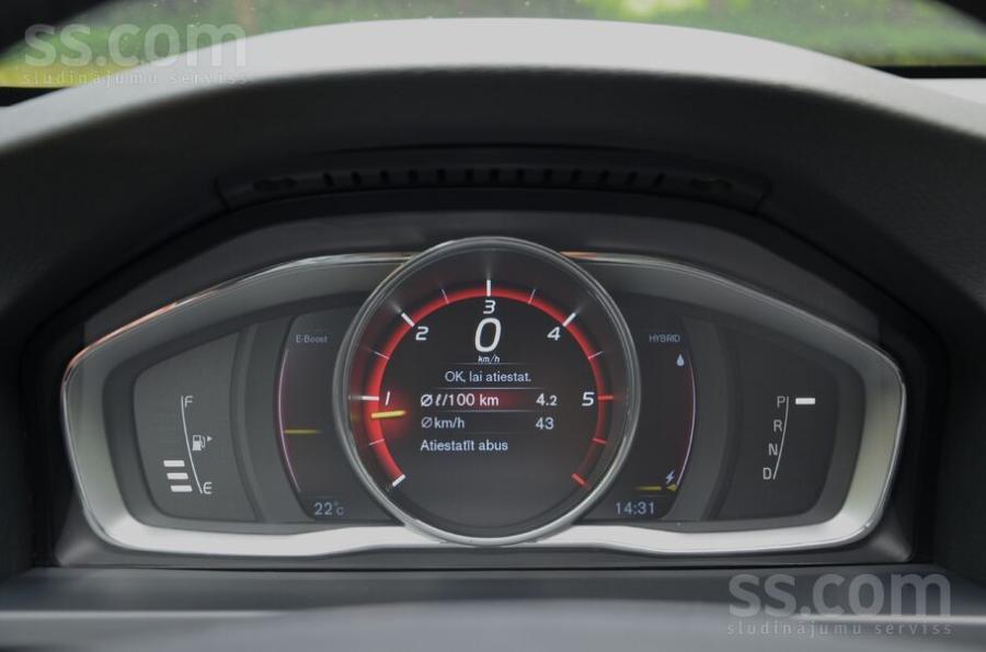 Balts Volvo V60 2015 Rīga, ar dzinēja tilpumu 2.40 L un nobraukumu 0 tūkst. km par 7690 €, foto 18 vietnē AUTOMOTO.COM.LV