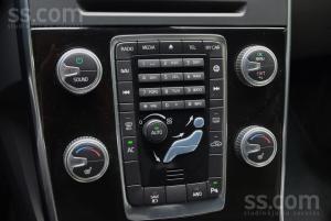 Balts Volvo V60 2015 Rīga, ar dzinēja tilpumu 2.40 L un nobraukumu 0 tūkst. km par 7690 €, foto 22 vietnē AUTOMOTO.COM.LV