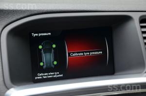 Balts Volvo V60 2015 Rīga, ar dzinēja tilpumu 2.40 L un nobraukumu 0 tūkst. km par 7690 €, foto 28 vietnē AUTOMOTO.COM.LV