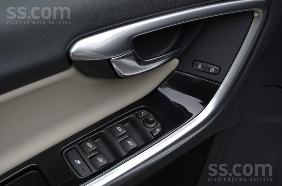 Balts Volvo V60 2015 Rīga, ar dzinēja tilpumu 2.40 L un nobraukumu 0 tūkst. km par 7690 €, foto 29 vietnē AUTOMOTO.COM.LV