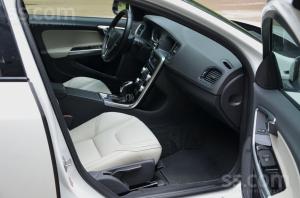 Balts Volvo V60 2015 Rīga, ar dzinēja tilpumu 2.40 L un nobraukumu 0 tūkst. km par 7690 €, foto 31 vietnē AUTOMOTO.COM.LV