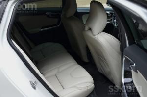 Balts Volvo V60 2015 Rīga, ar dzinēja tilpumu 2.40 L un nobraukumu 0 tūkst. km par 7690 €, foto 33 vietnē AUTOMOTO.COM.LV