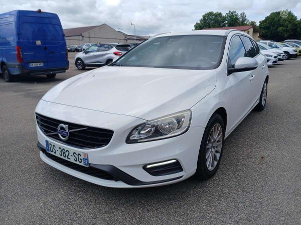 Balts Volvo V60 2015 Tauragė, ar dzinēja tilpumu 2.00 L un nobraukumu 240 tūkst. km par 5700 €, foto 1 vietnē AUTOMOTO.COM.LV