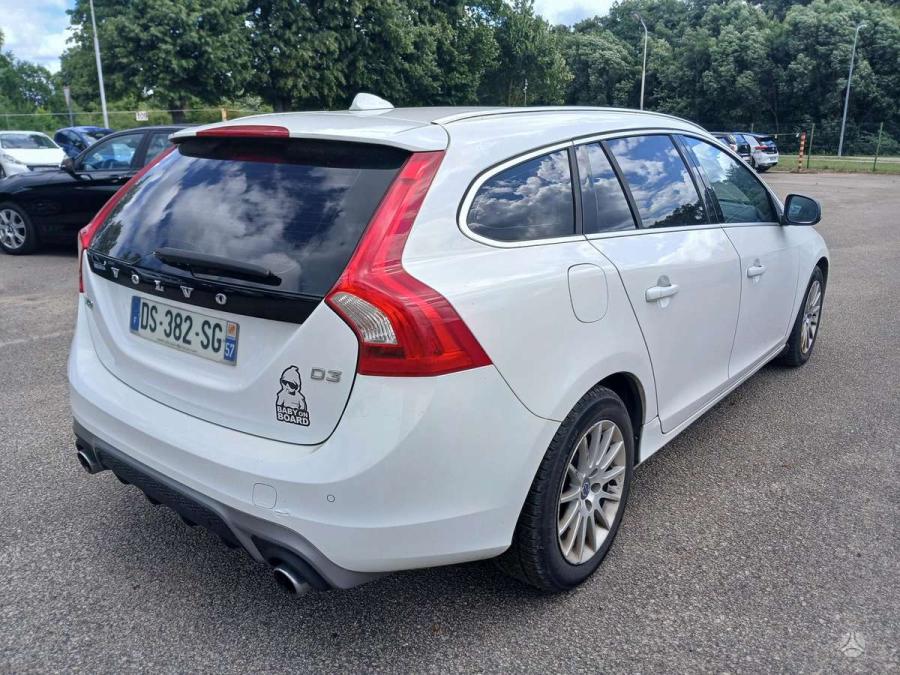 Белый Вольво B60 2015 в Таураге, объемом двигателя 2.00 л и пробегом 240 тыс. км за 5700 €, фото 4 на AUTOMOTO.COM.LV