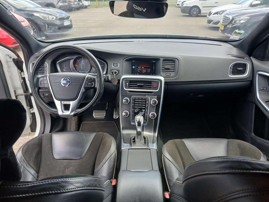 Белый Вольво B60 2015 в Таураге, объемом двигателя 2.00 л и пробегом 240 тыс. км за 5700 €, фото 10 на AUTOMOTO.COM.LV
