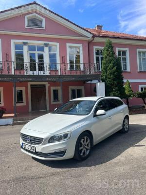 White Volvo V60 2016 in Dobele, with an engine capacity of 2.00 L and mileage of 236 thousand km for 11500 €, photo  on AUTOMOTO.COM.LV