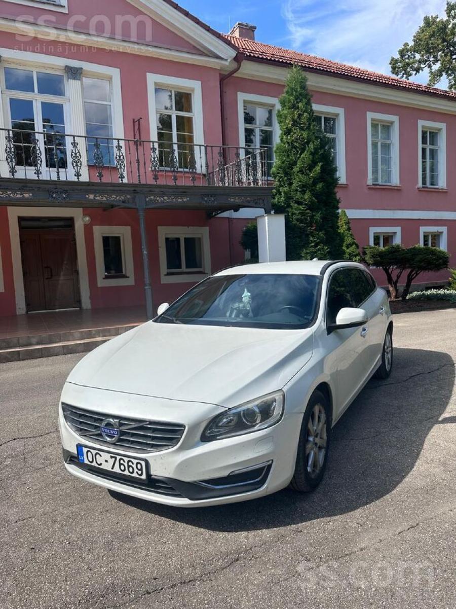 Белый Вольво B60 2016 в Добеле, объемом двигателя 2.00 л и пробегом 236 тыс. км за 11500 €, фото 9 на AUTOMOTO.COM.LV
