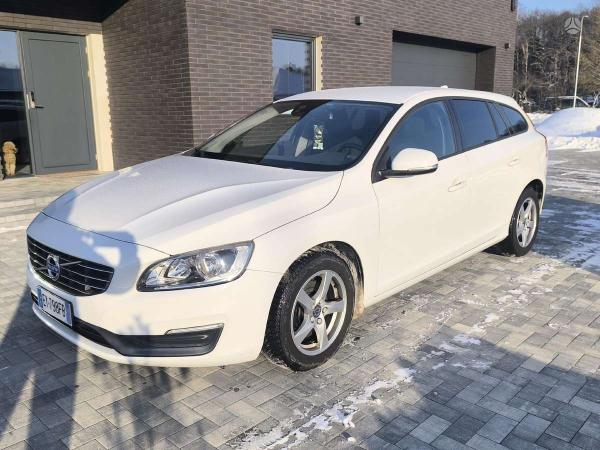 White Volvo V60 2015 in Taurage, with an engine capacity of 2.00 L and mileage of 194 thousand km for 6100 €, photo 2 on AUTOMOTO.COM.LV