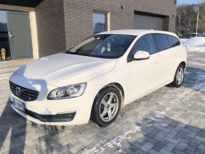 White Volvo V60 2015 in Taurage, with an engine capacity of 2.00 L and mileage of 194 thousand km for 6100 €, photo 2 on AUTOMOTO.COM.LV